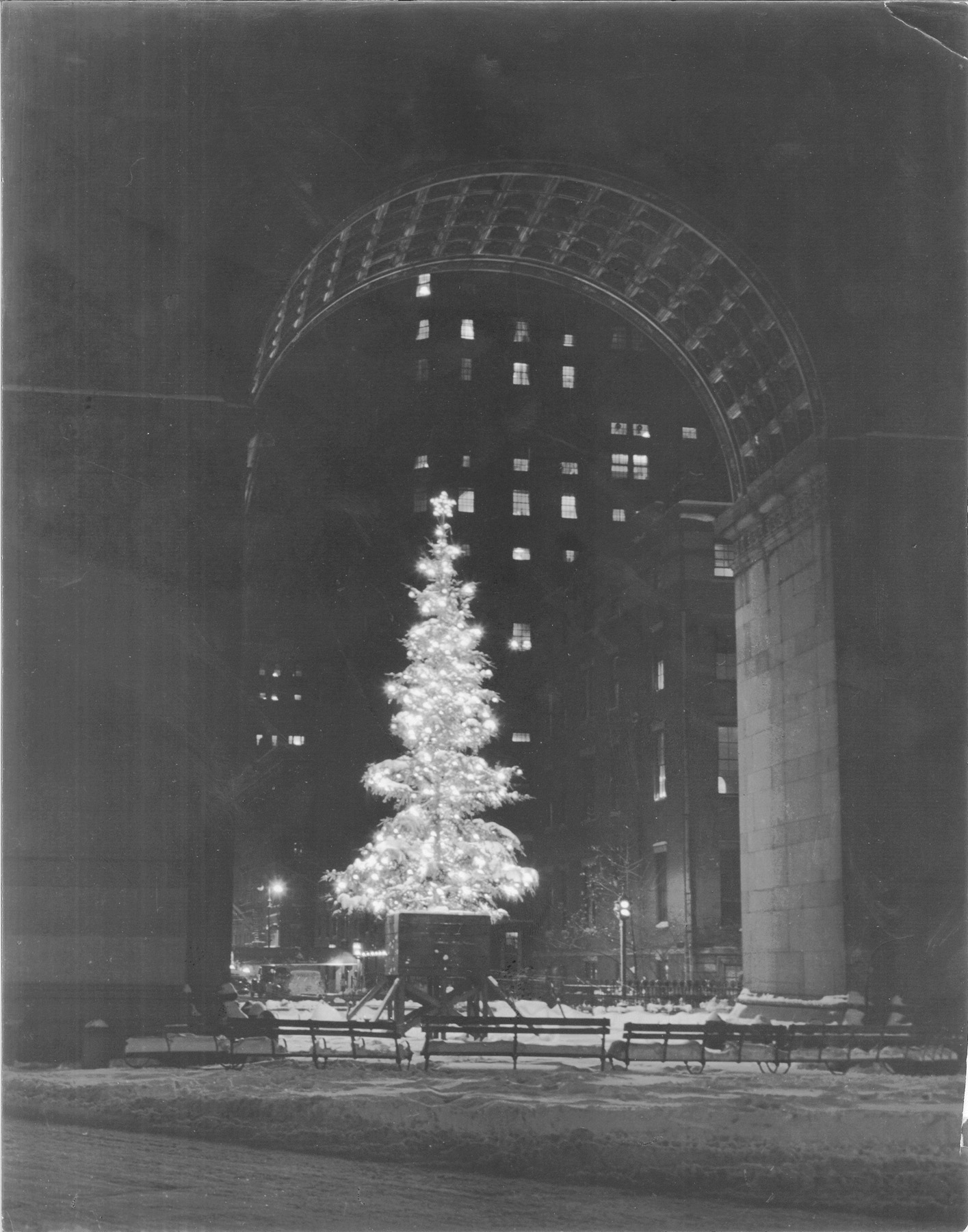 An 89-Year Tradition Continues in Washington Square Park - Village ...