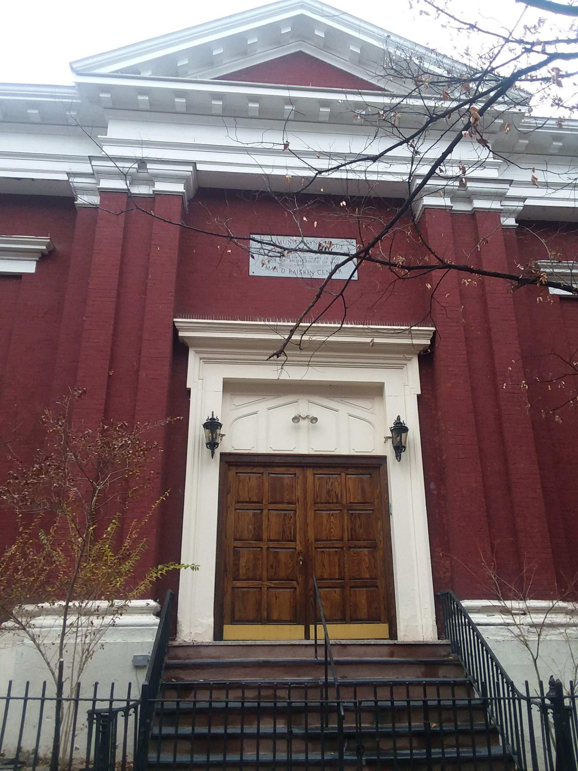 A Synagogue Preserved, Reflecting a Neighborhood’s Transformation ...