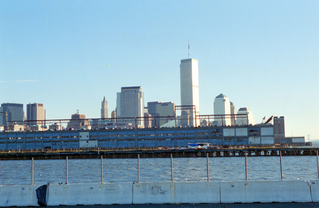 Looking south along the Hudson River waterfront from Christopher St ...