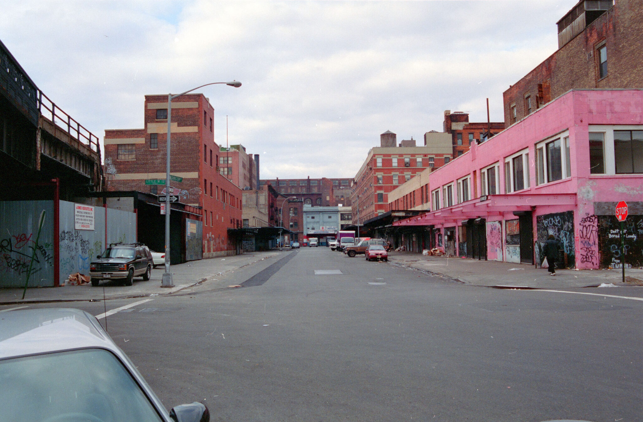 Looking north towards 14th Street up Washington Street from Little West ...