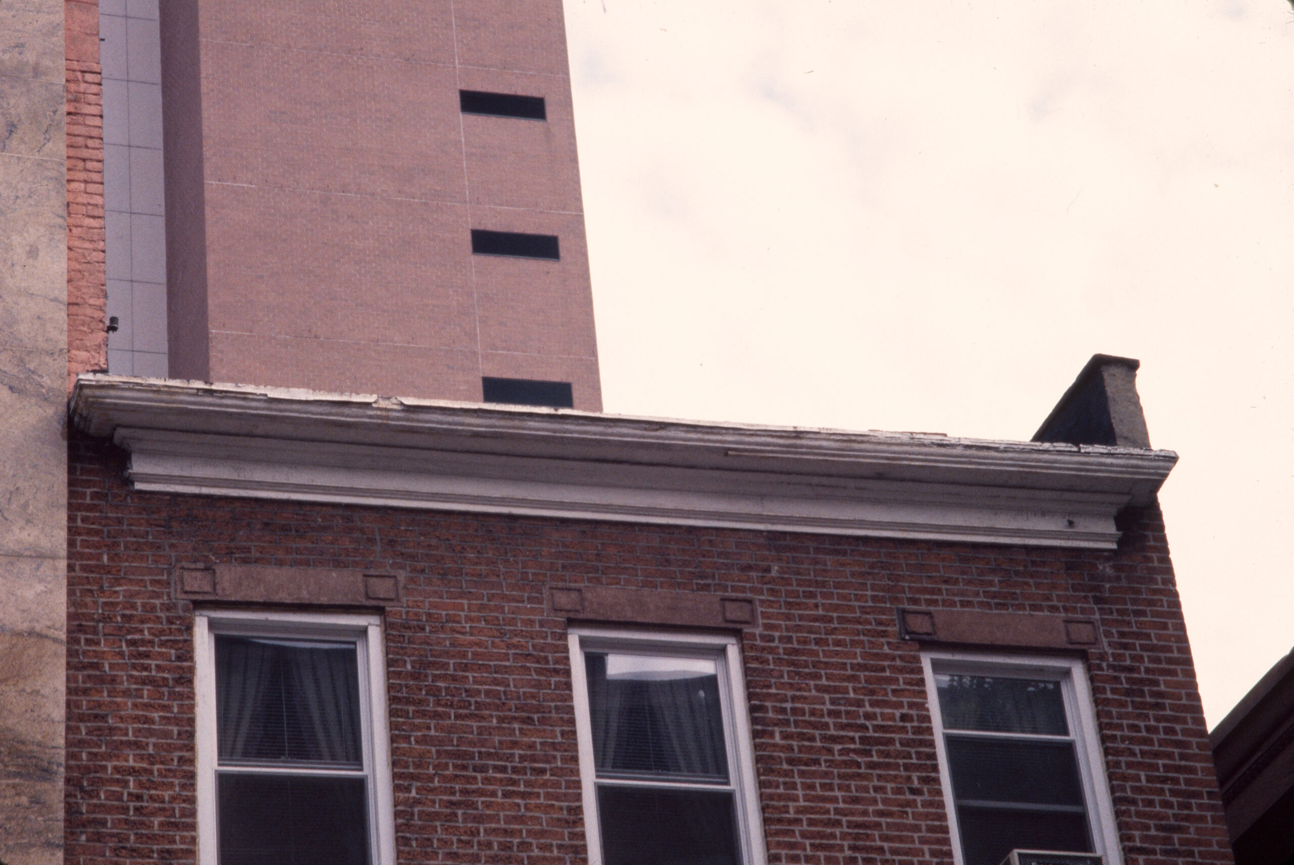 2 Oliver Street, Lintels and Cornice - Village Preservation