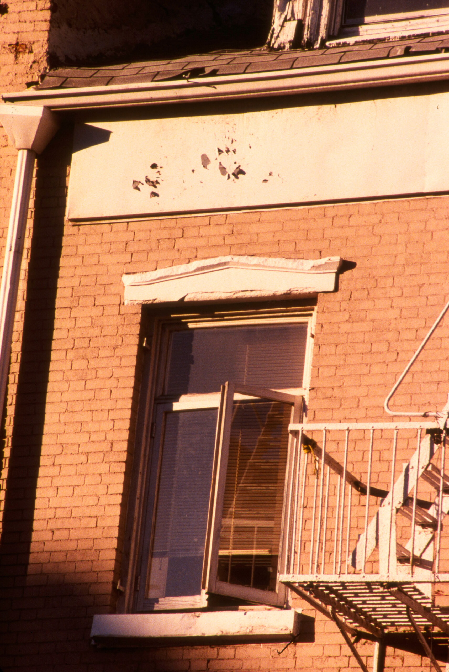 190 Grand Street, Lintel 3 - Village Preservation