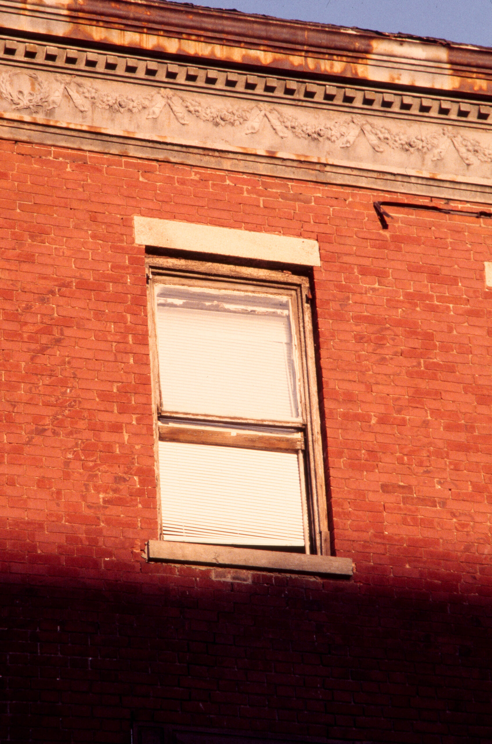 437 Washington Street, Lintel and Cornice - Village Preservation