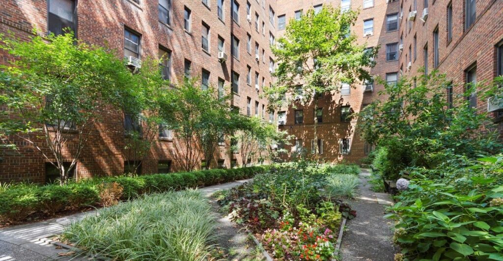 MacDougal-Sullivan Gardens: A Garden City in the Village? - Village ...