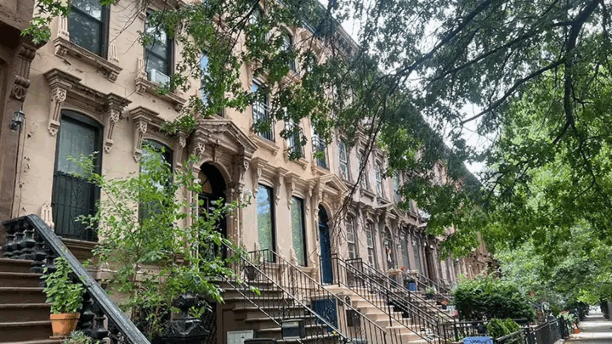 Exploring the Many Row Houses of the Village Preservation Historic ...